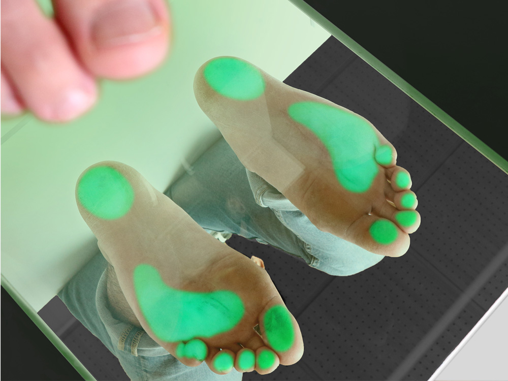 Voxelcare - Podoscope for Foot Scanning with VoxelScan iOS App